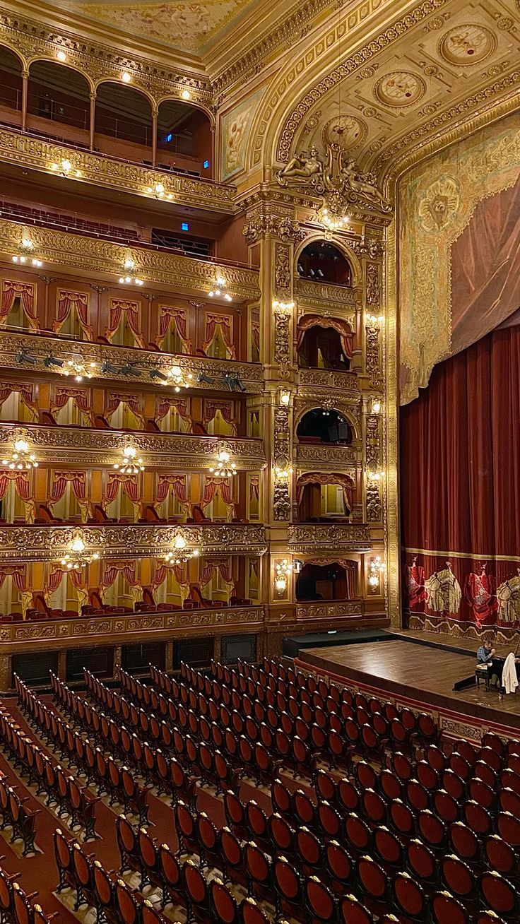 Conoce un poco más sobre el Teatro de Colón